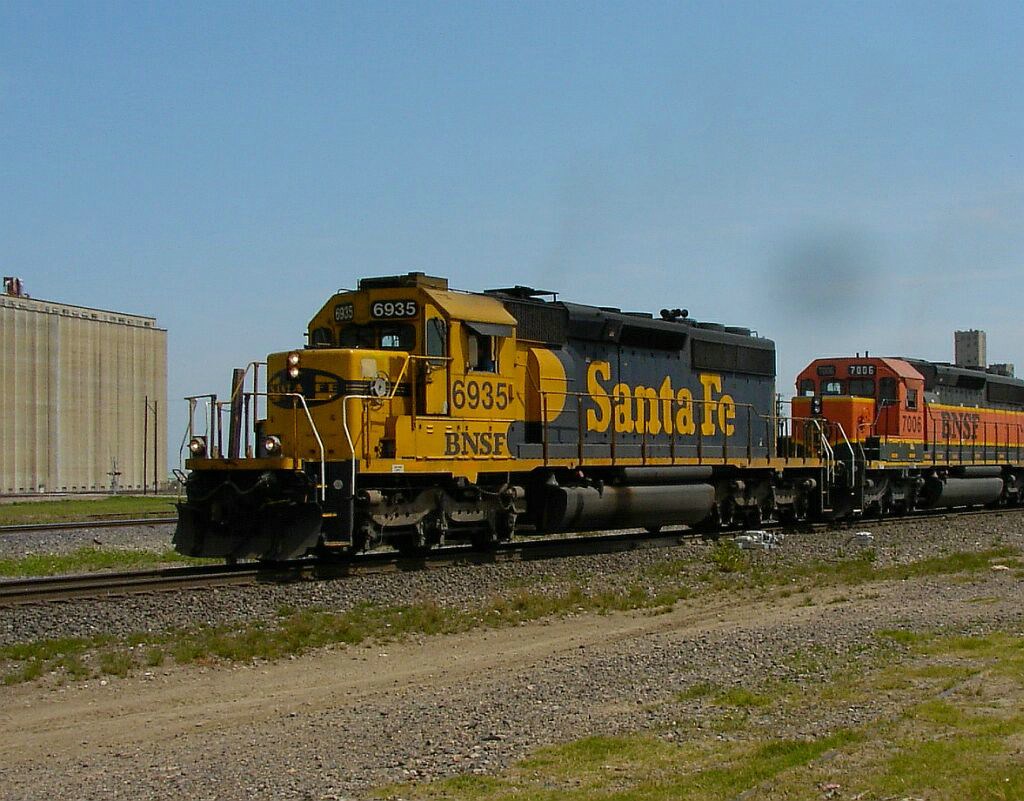 BNSF 6935